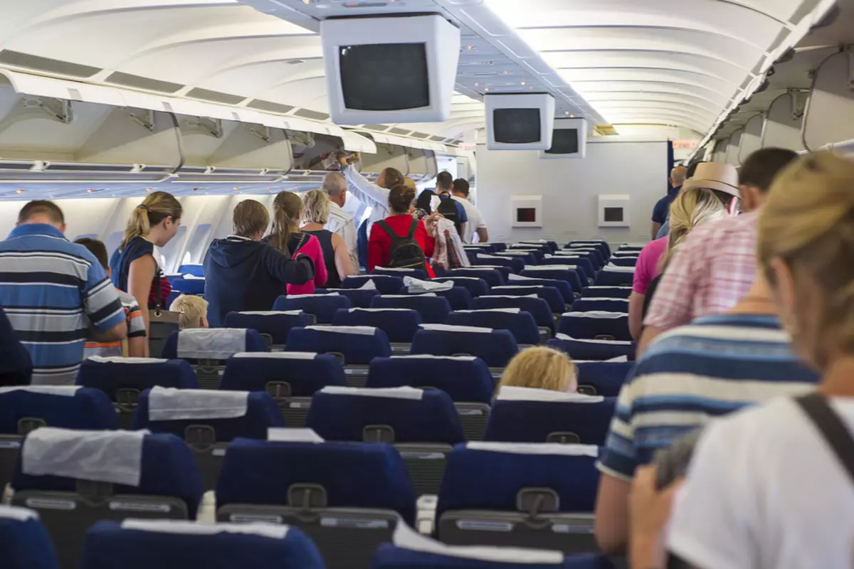 Turist fortalte hvordan han tilbrakte fem timer på flyplassen og ventet på rekreasjon