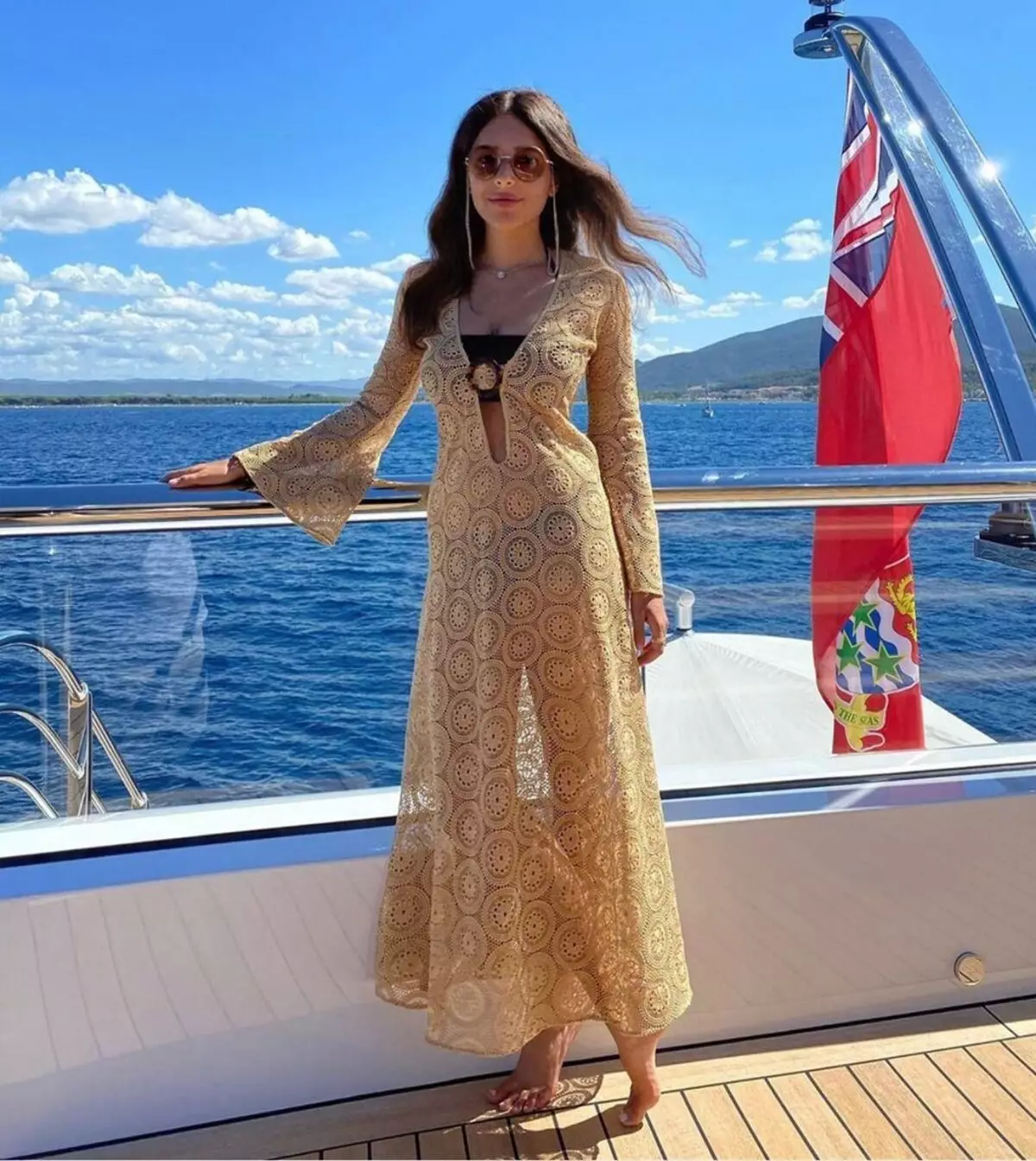 Diana Manasir, kći ruskog milijardera s arapskim korijenima, nije ometena od strane sekunde iz luksuznog života i osjeća se divno na jahti u Italiji.