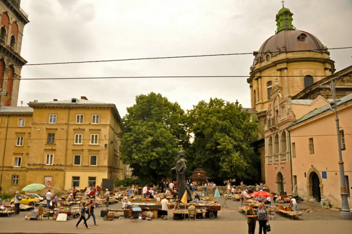 Mercado de livro de bloqueadores, Lviv, Ucrânia, Europa