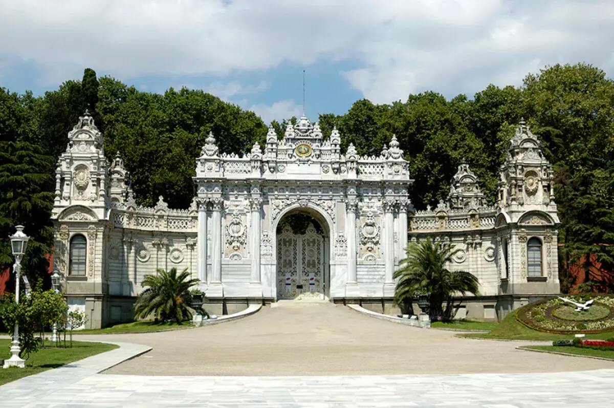 Dolmabach jauregia, Istanbul, Turkia, Ekialde Ertaina