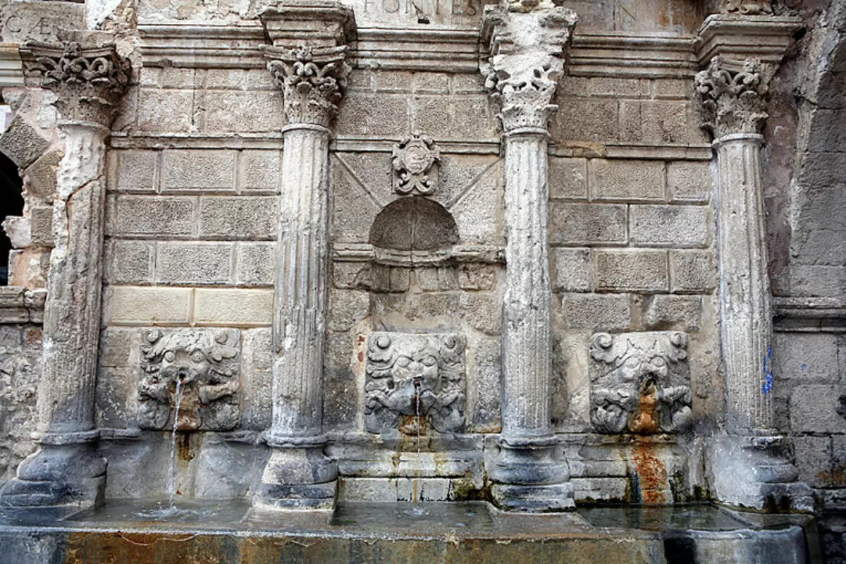 Rymondi Fountain、Rethymnon、クレタ島、ギリシャ、ヨーロッパ