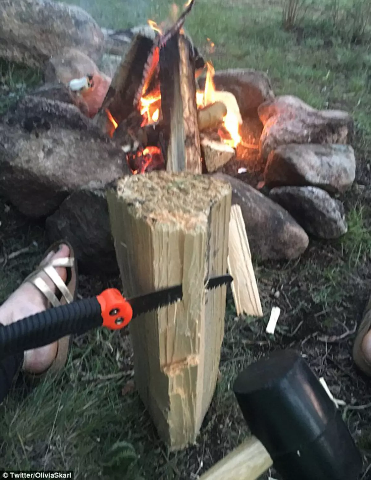 اگر آپ آگ کی لکڑی کو بہت زیادہ کاٹتے ہیں، تو آپ نہیں چھوڑیں گے.