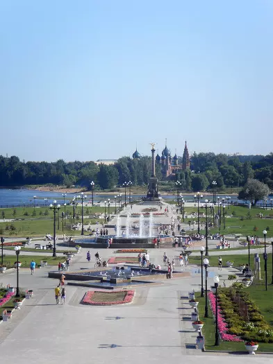 Насип Yaroslavl.