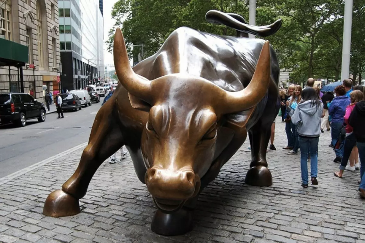 Bull on Wall Street, New York, USA, North America and Caribbean