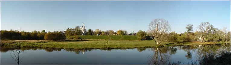 Suzdal giňelýär.