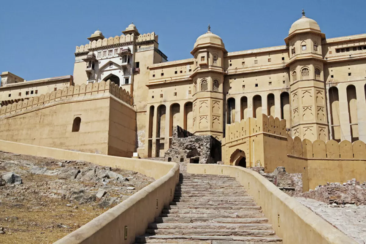 Fort Amber, Jaipur, peyi Zend, Azi