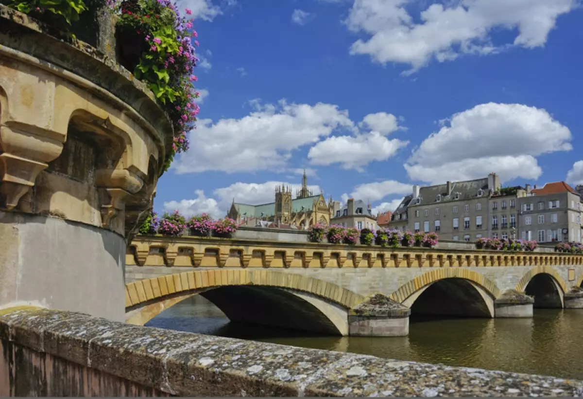 Bridges yeVakafa, Metz, Alsace naLorraine, France, Europe