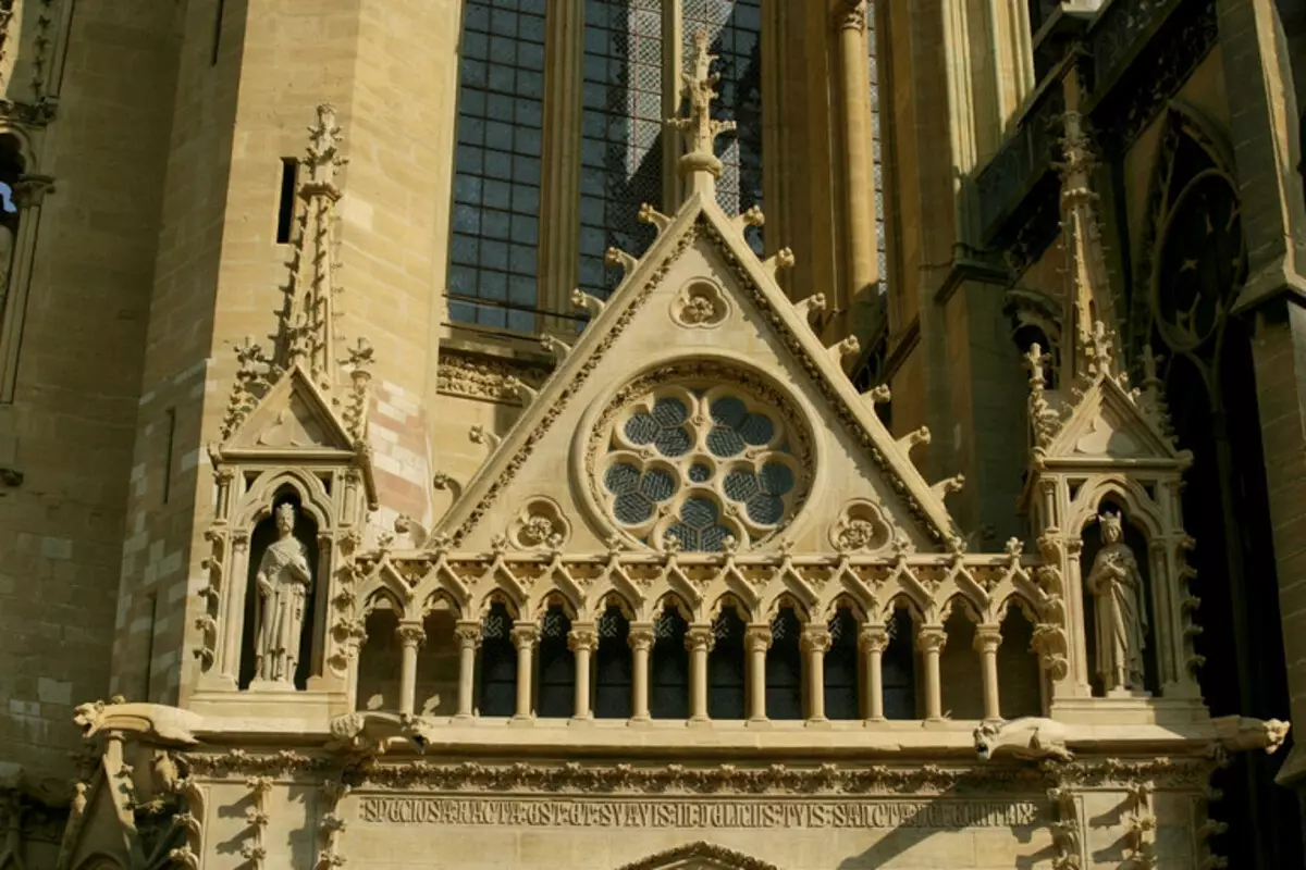 Cathedral yeSt. Stephen, Metz, Alsace naLorraine, France, Europe