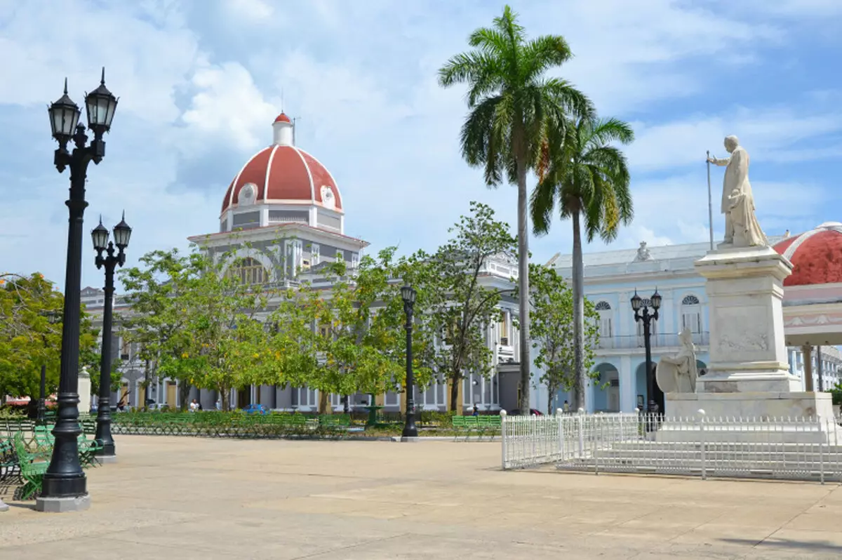 Rêst yn Cienfuegos: Seenfuegosa Guide - Reizen