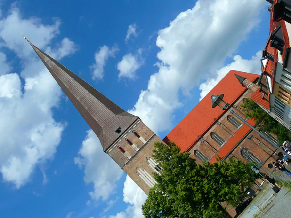 Izu ike na Rostock: Ntuziaka njem maka Roshoy - Njem 232827_6