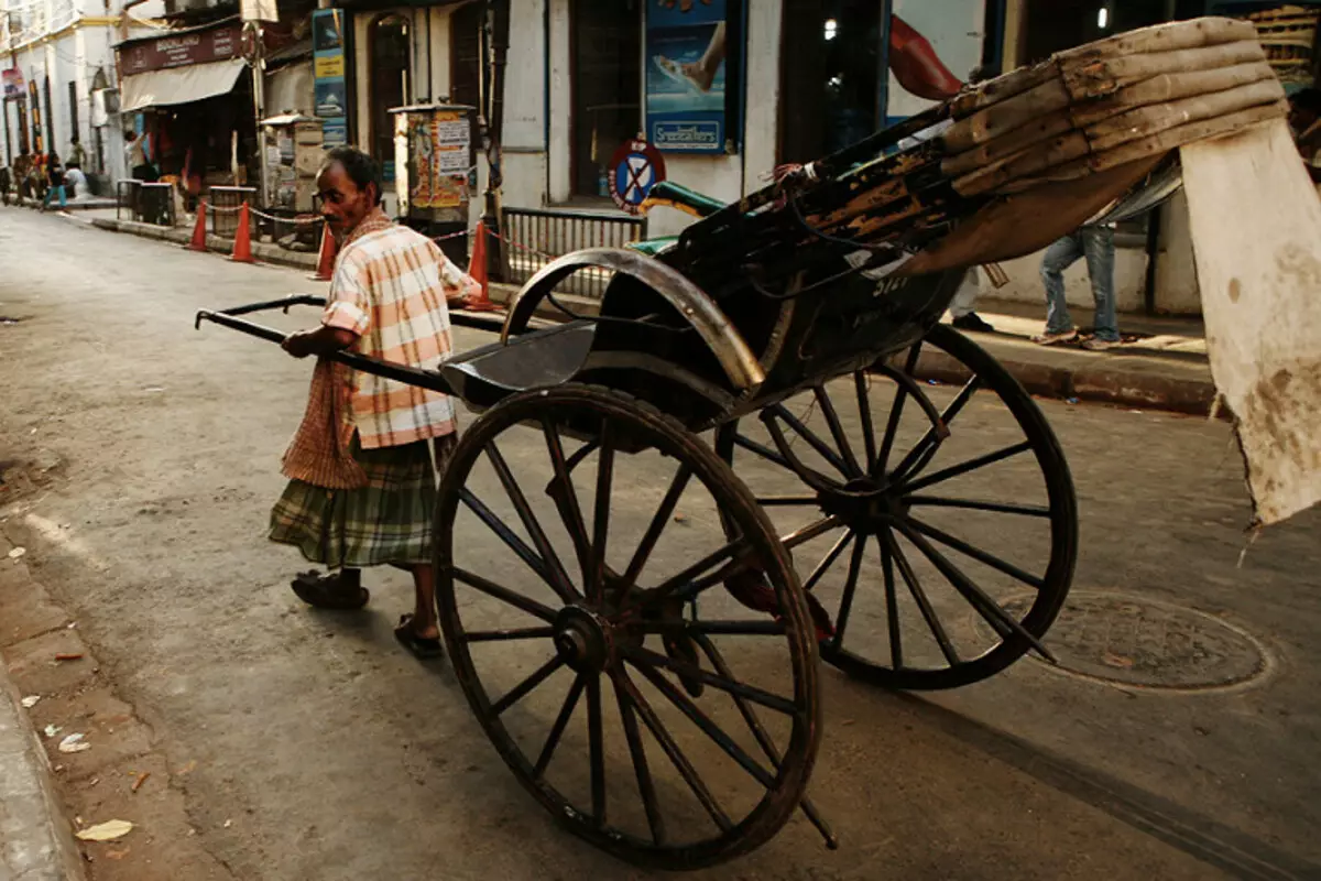 Ezumike na Calcutta: Nduzi njem njem - Njem 232833_2