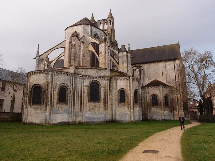 Ripozu en Poitiers: Poita Gvidilo - Vojaĝado 232878_4