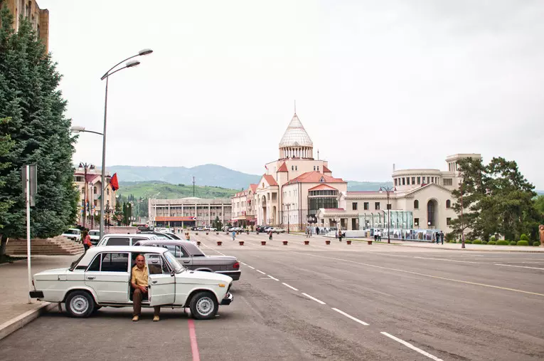 Festi f'Stanakert: Gwida Stepanakert - Ivvjaġġar