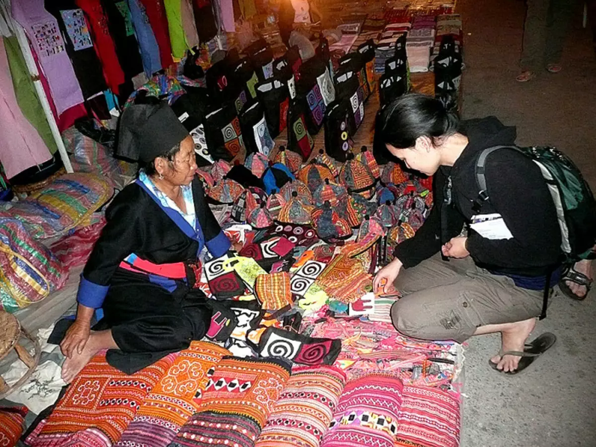 Sisavangwong Street, Luang Prabang, Laos, Azië