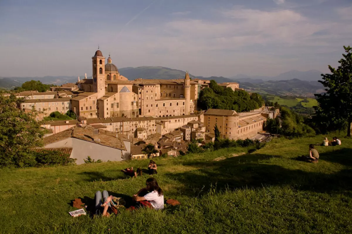 Fekânsje yn Urbino: Urbino Guide - Reizen 232903_5