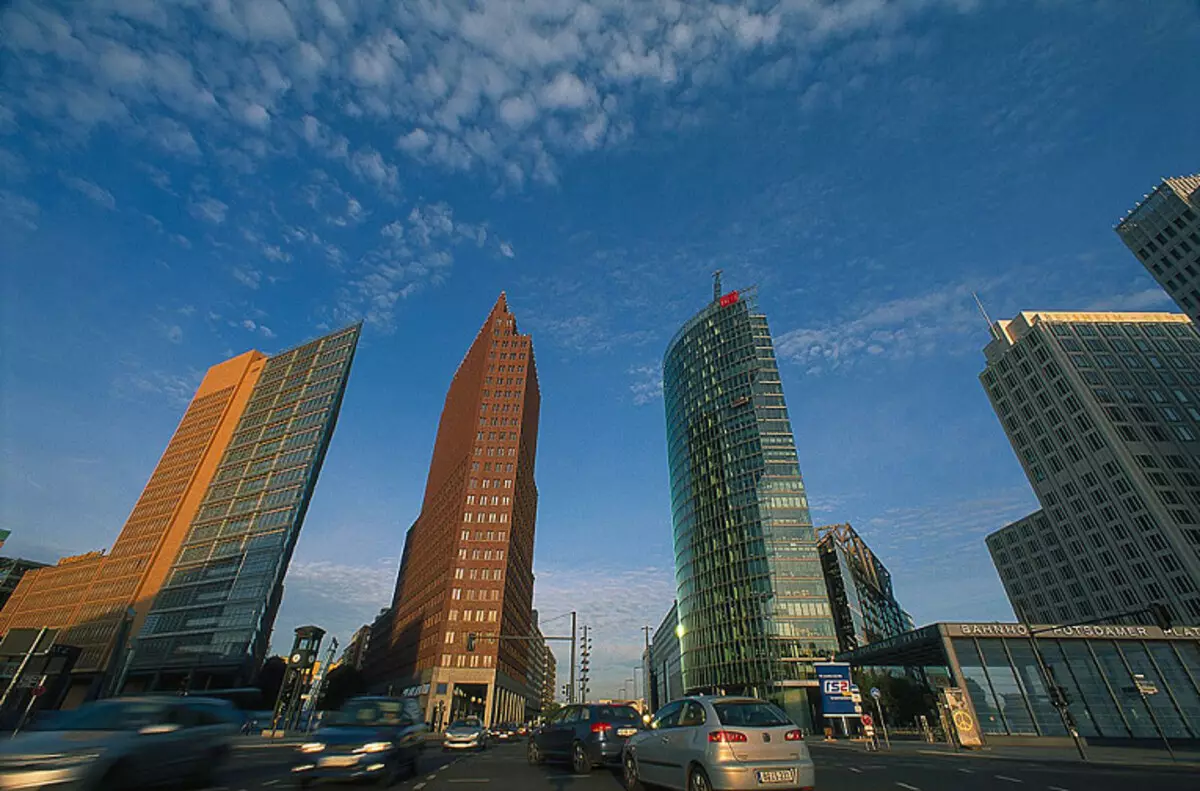 I-Posdam Square, Berlin, Germany, EYuniv