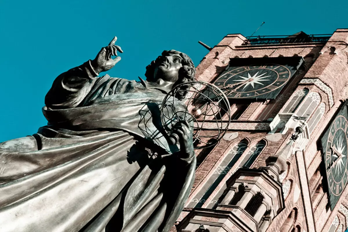 Monumento a Nikolai Copérnico, Torun, Polônia, Europa