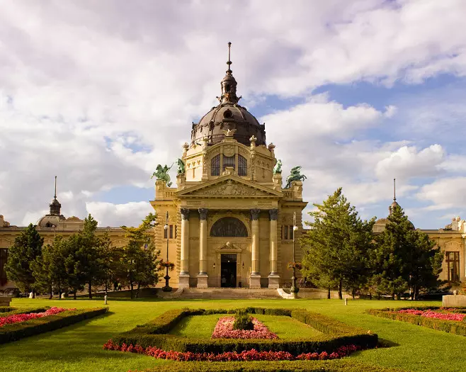 A szekülés fürdőzése, Budapest, Magyarország, Európa