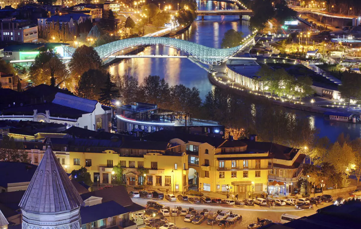 Pont tad-dinja, Tbilisi, Ġeorġja, Ewropa