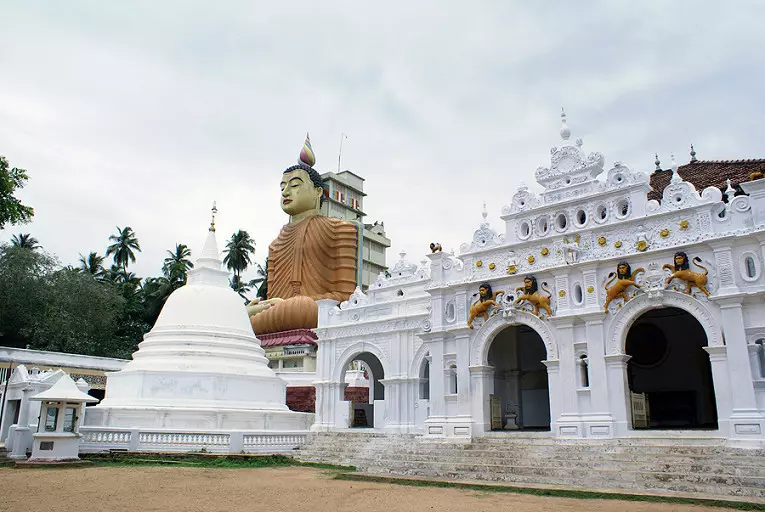 இலங்கையில் விடுமுறை நாட்கள் - நாடு வழிகாட்டி