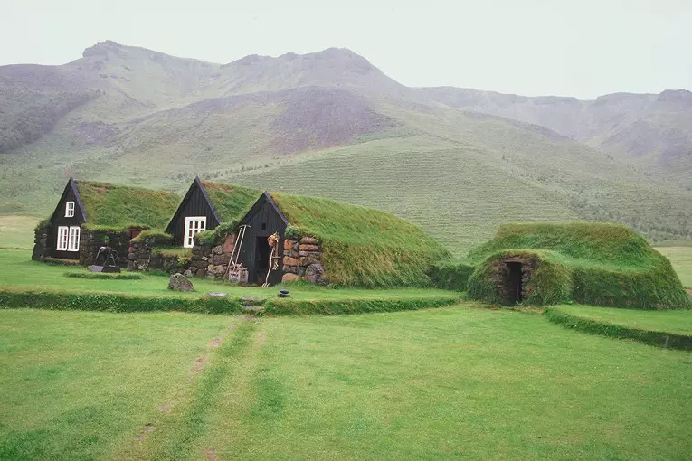 Iceland, Yurub