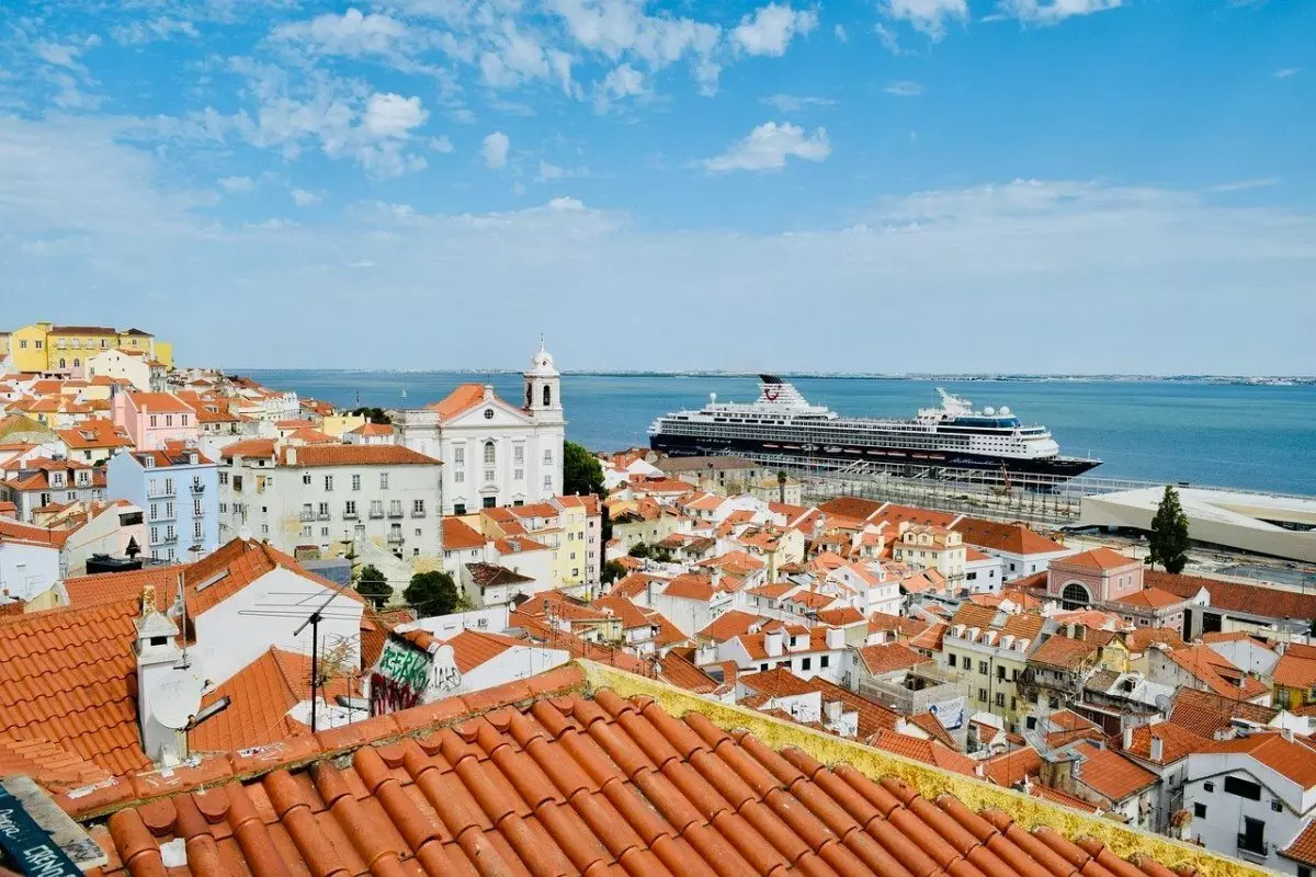 Portugalio malfermas limojn por turistoj de preskaŭ ĉiuj eŭropaj landoj