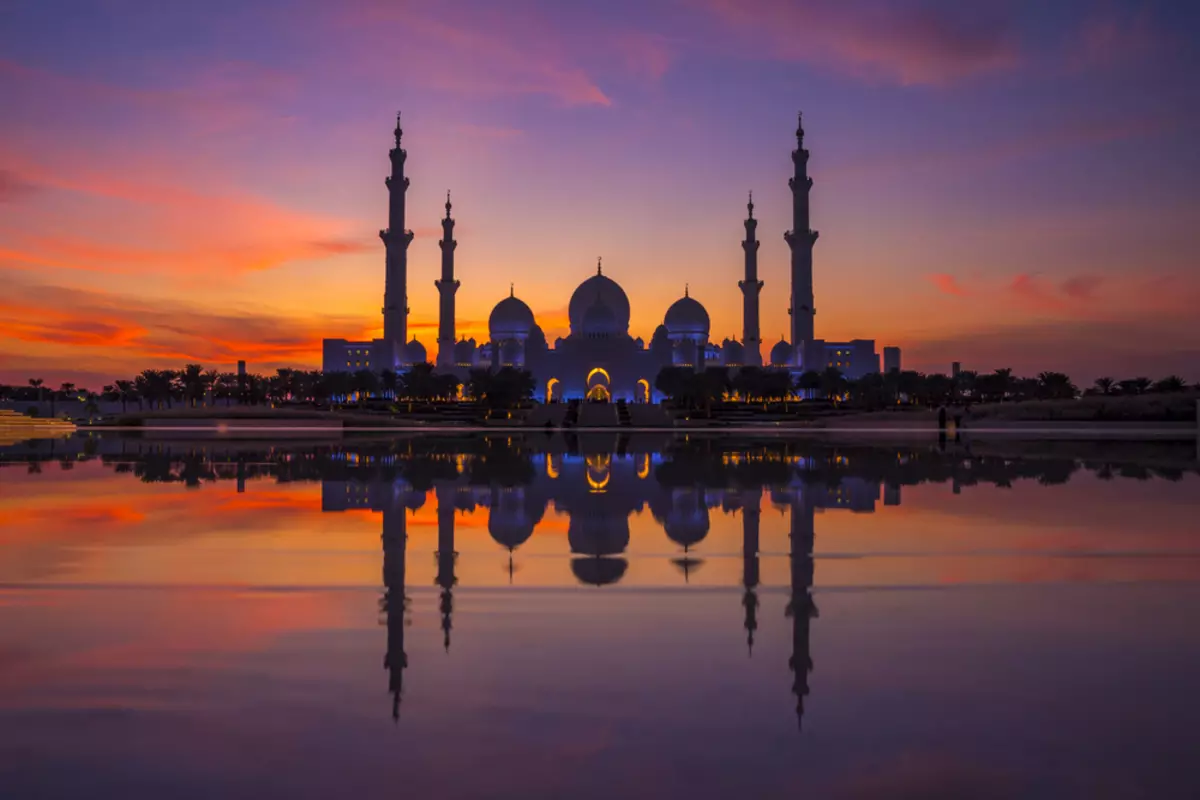 Hvilke arabiske land begynner å ta turister