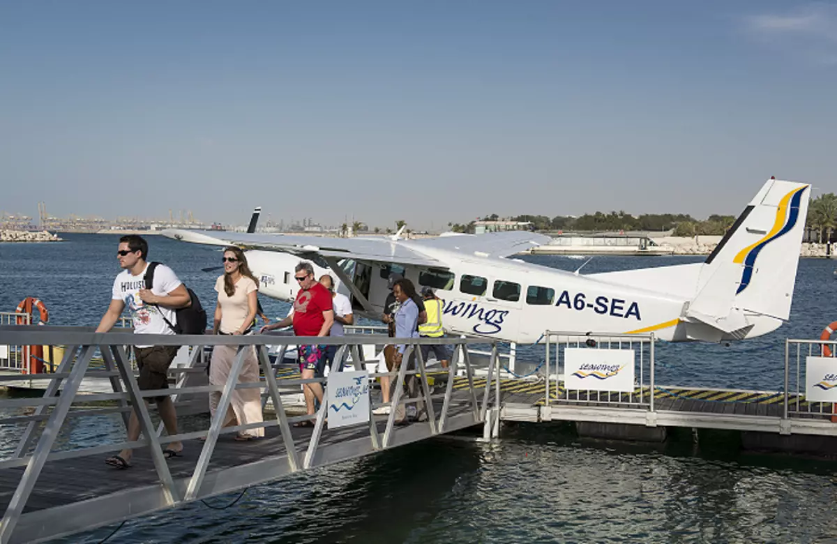 AÜE avab turistide piirid. Kas ma peaksin reisi broneerima?