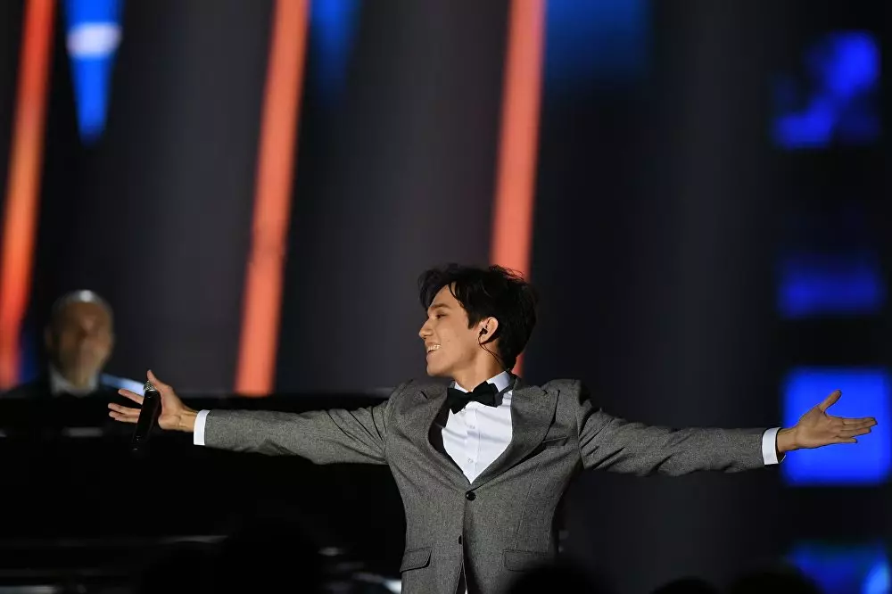 Nalika adol tiket wiwit konser Dimash Kudibergen ing Astana