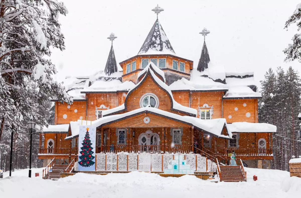 Wohin gehen Sie in das neue Jahr Urlaub: 5 fabelhafte Orte in Russland, wo es im Winter einen Besuch wert ist