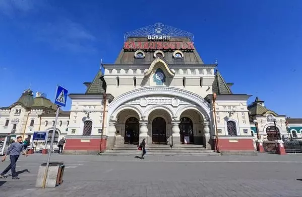 Winkelen, voedingssupplementen en tinctuur. Jonge Koreanen veroveren Vladivostok, maar er is een paar 