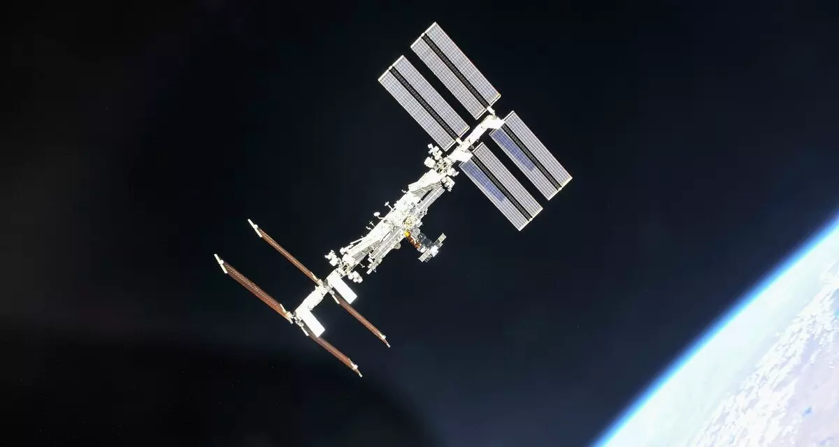 Space Touristen worden in 2021 naar het ISS verzonden