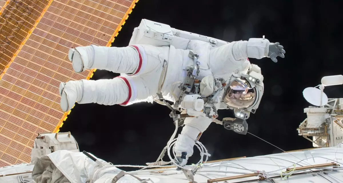 "Vamos a ser borros". El astronauta estimó la salida de los turistas para abrir el espacio.