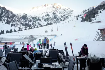 Pinangalanan ang pinakamahusay na ski resort cis.