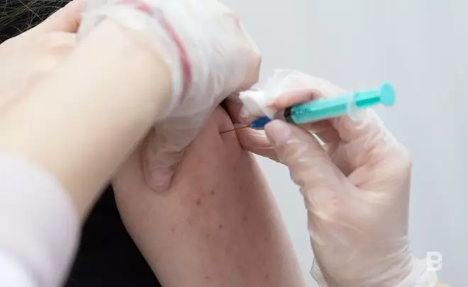 Ikintu nyamukuru kijyanye na coronavirus ku ya 10 Werurwe: Ibintu bishya byo gukingirwa mu kigo cya Tatarstan, akato kuri wacht muri Tayilande