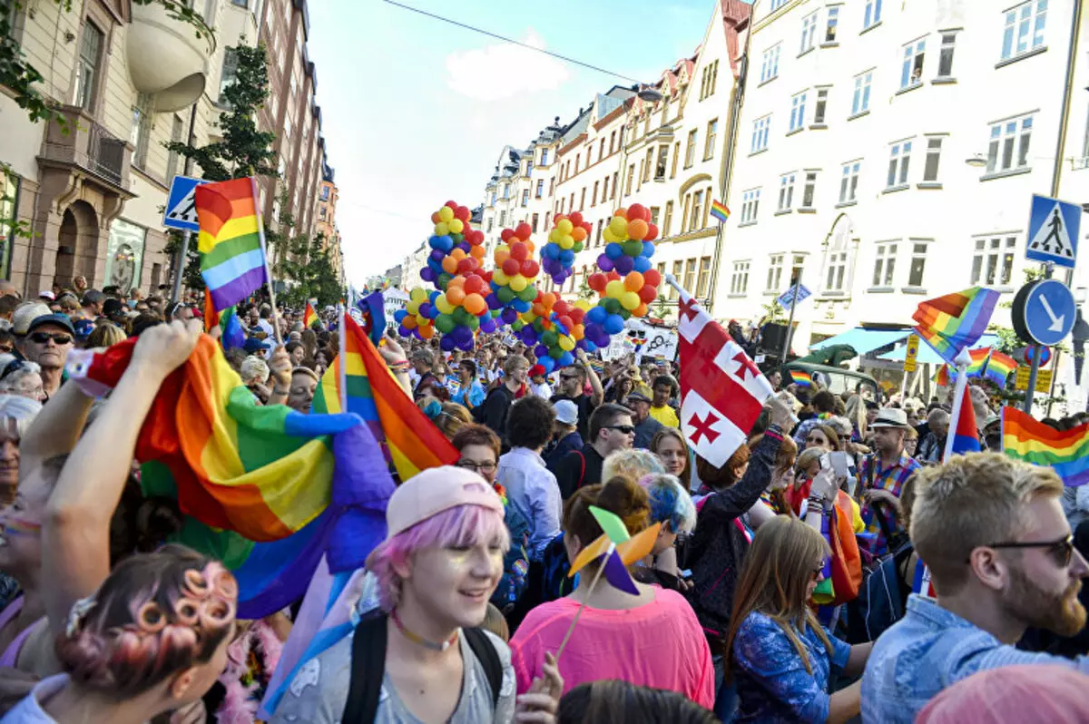 Rainbow Copenhagen : 우연히 프라이드 퍼레이드 (Unian, Ukraine)에 참여한 것처럼