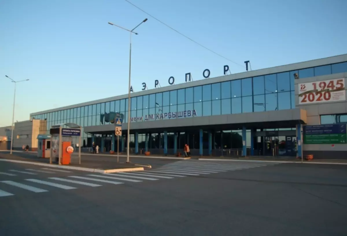 No aeroporto de Omsk, non está previsto abrir un lugar para os fumadores nunha 