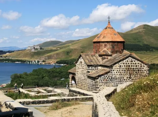 Expert: Russian tourists attracts Armenian hospitality