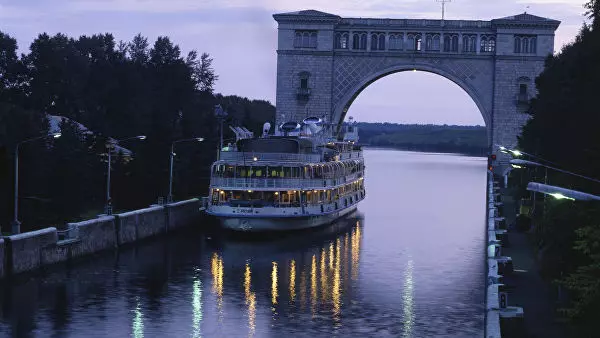 Për lumenjtë e Rusisë mund të udhëtojnë të paktën një milion turistë në vit