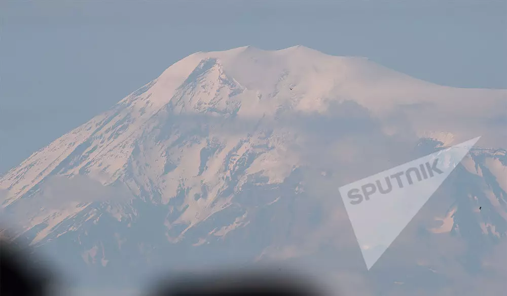 انسٽيٽيوٽ آف سياحت جو ريڪٽر: آرمينيا کي وڃڻ گهرجي