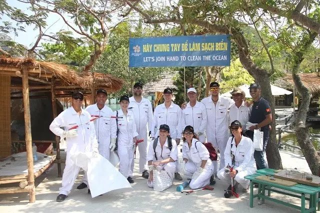 ملوانان کشتی کروز در ساحل Nha Trang فیلمبرداری شدند