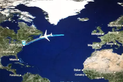 L'avió es va llançar sobre l'Atlàntic a causa dels lavabos tancats