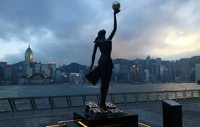 V Hong Kongu, po rekonstrukciji, je odprta nasip