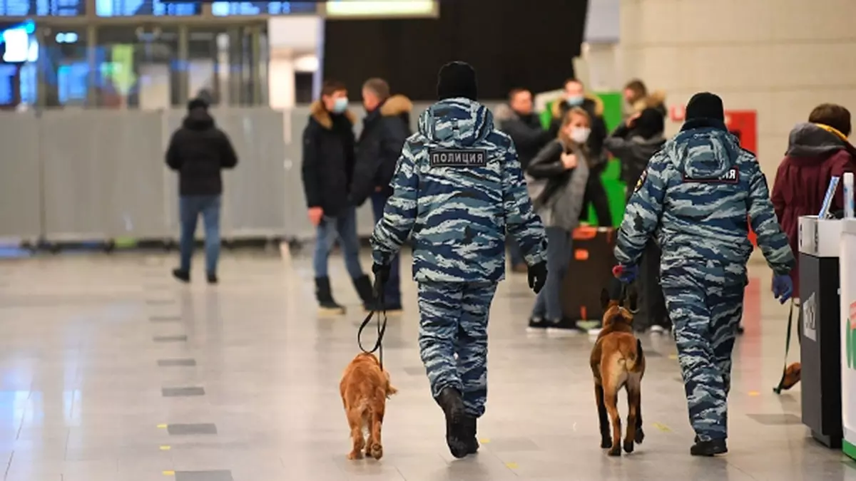 Inwoners van Astrakhan het probeer om weg te vlieg van Moskou op Sowjet-paspoorte