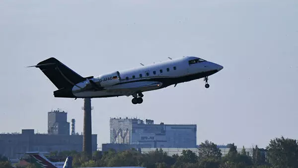 Ulyanovsk zyrtar lë, duke lëvizur jashtë vendit në një avion privat