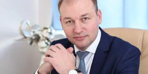 Ulyanovsky მინისტრს შეუძლია საფრთხეს უქმნის ლონდონში ფრენისთვის კერძო თვითმფრინავზე