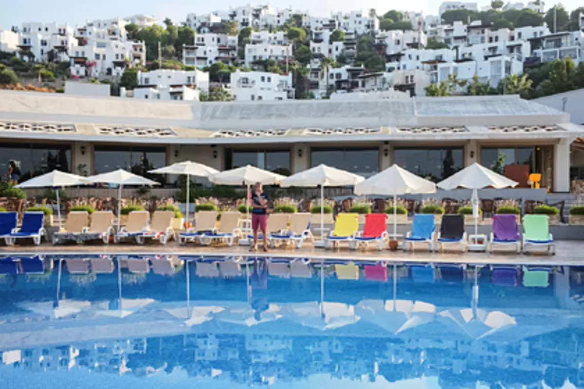 Los turistas que volaron a Turkey Resorts se convirtieron en un problema para los residentes locales.