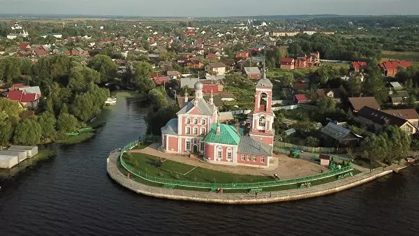 ماہر کا خیال ہے کہ روس کے چھوٹے شہروں کو اپنے سیاحوں کے برانڈز ہونا چاہئے