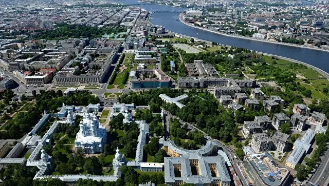 Les premiers hôtels flottants s'ouvriront à Saint-Pétersbourg à mai 2018 - pouvoir