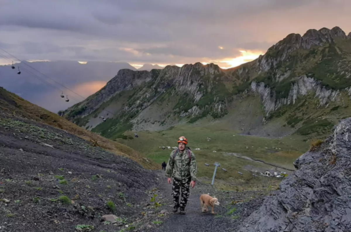 Ministerie van noodsituaties ondersteunde het idee van een senator op de uitrusting van toeristen in de bergen Avalanche-sensoren